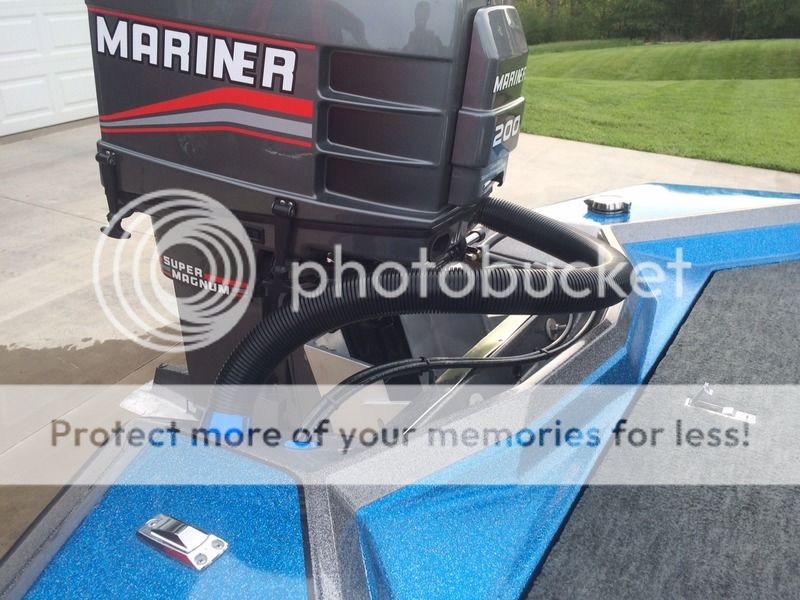 Thru transom hydraulic steering hose fittings