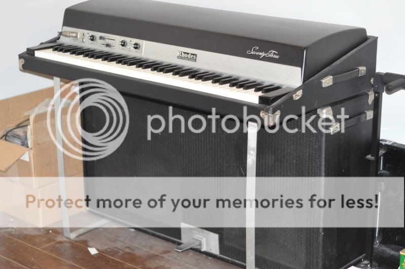 Fender RHODES piano MK1 73 SUITCASE - Keys, Synths and Samplers ...